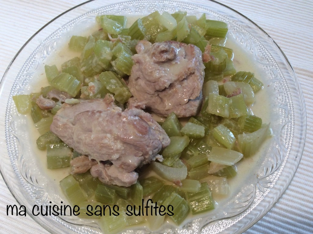 une recette qui va vous faire aimer le céleri branche cuit, servi avec ...