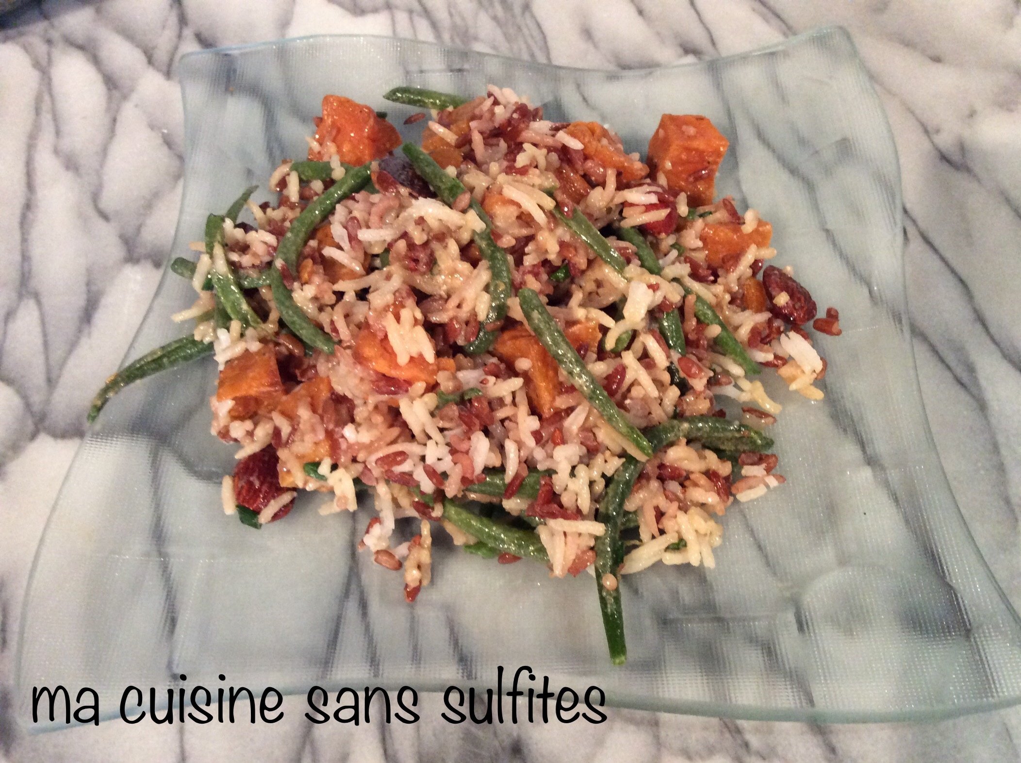 salade de riz, amandes, haricots verts et patate douce, aux saveurs ...